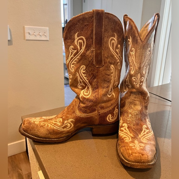 Corral | Shoes | Corral Cowboy Boots Size 8 2 Gently Used Worn In Cream ...